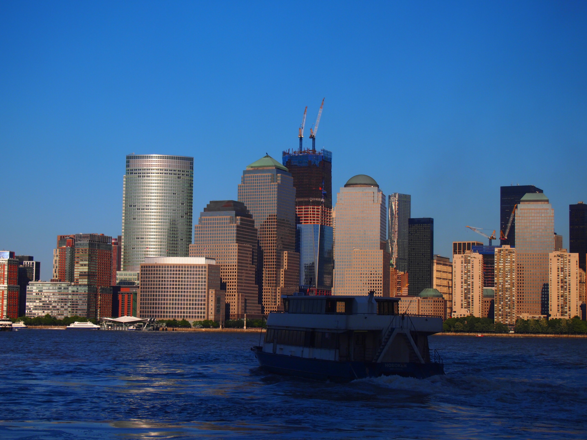 AIスタートアップAnthropic、評価額9.2兆円で資金調達を拡大—投資熱の高まりが浮き彫りに | US Stock Watch